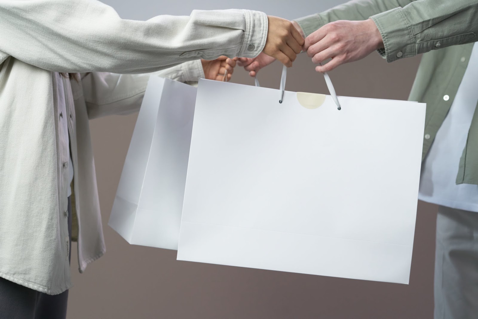 4 Tips Jual Barang Second di Shopee, Tenang Aja, Pasti Laku - Ginee