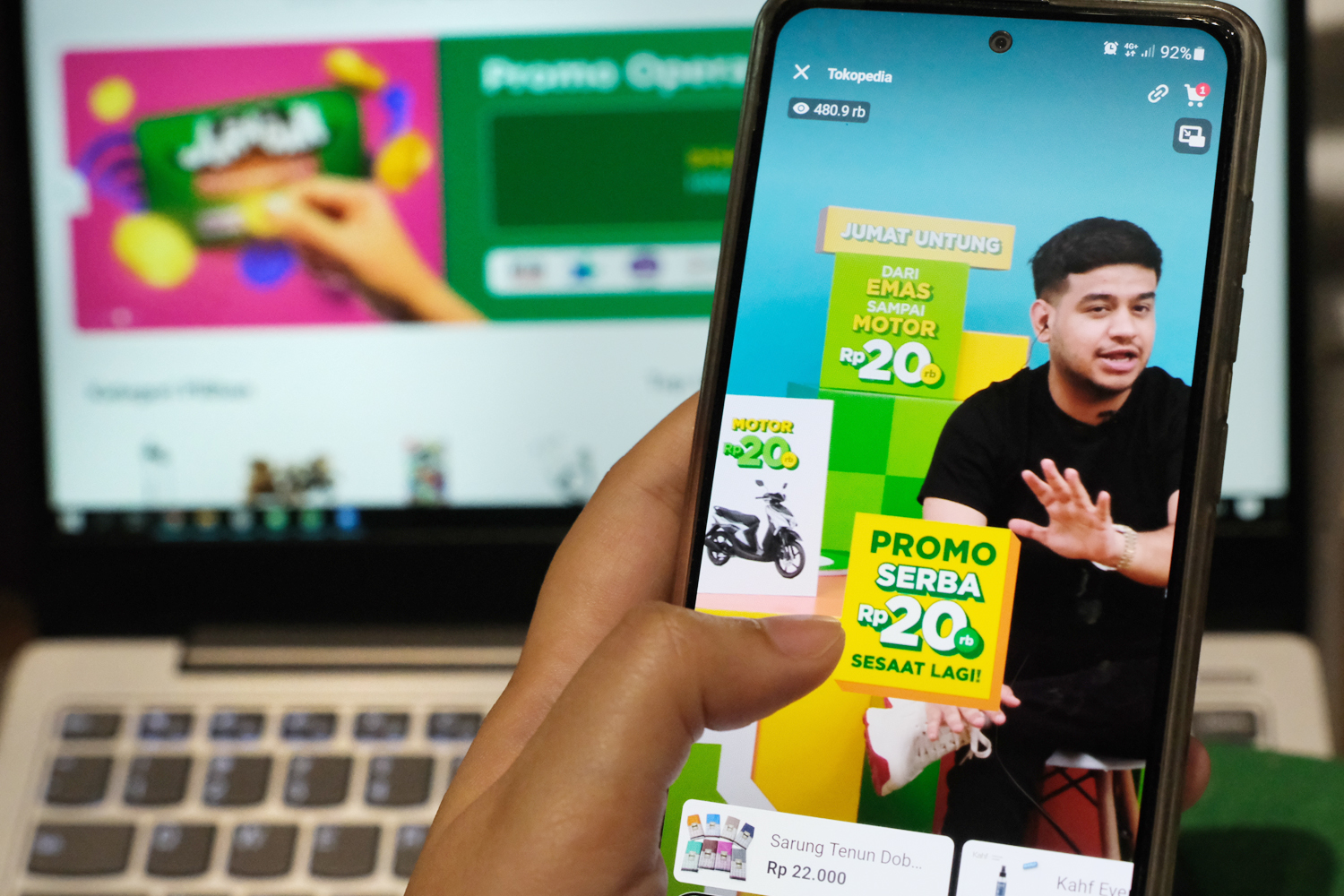 Tokopedia Live: Ketahui Keuntungan Live Selling dalam Bisnis - Ginee